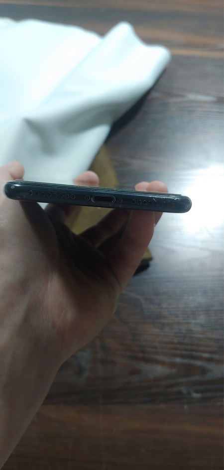 Продам Iphone 7 plus