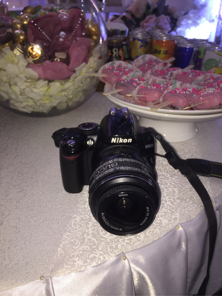 nikon d3000 sotiladi