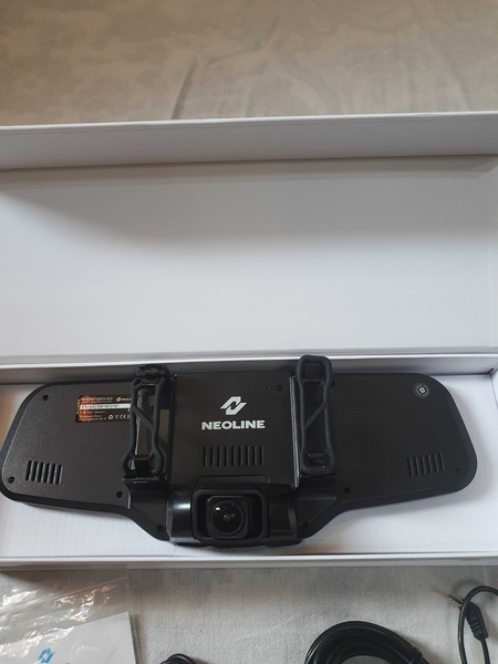 Продам видеорегистратор Neoline X23