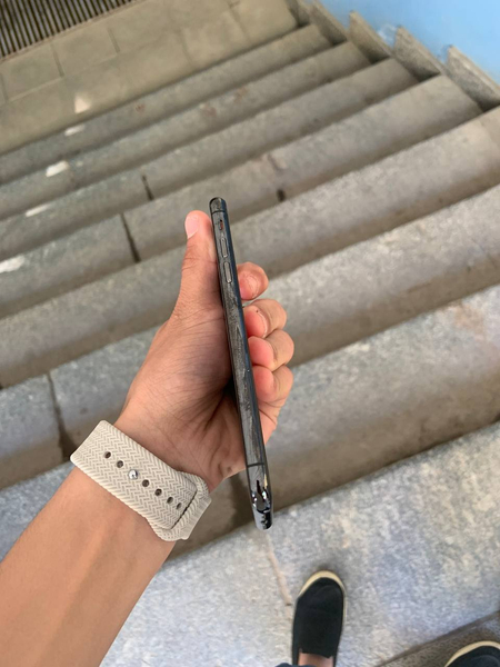 Iphone xs qora 64