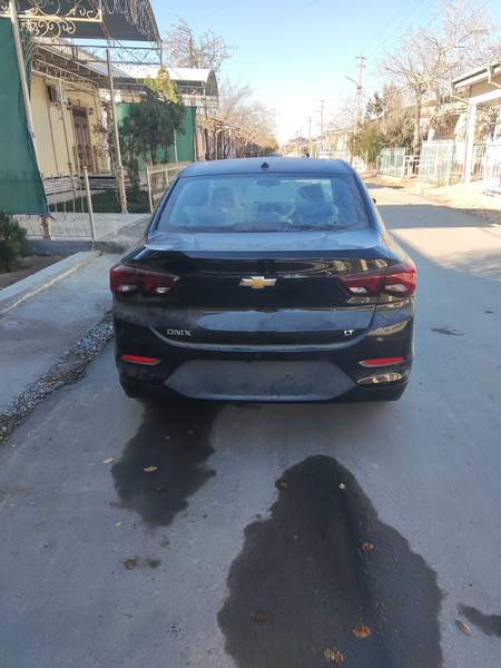 Chevrolet onix 3lt