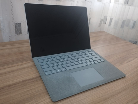Microsoft Surface Laptop 2