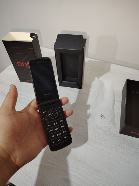 Yangi Novey telefon