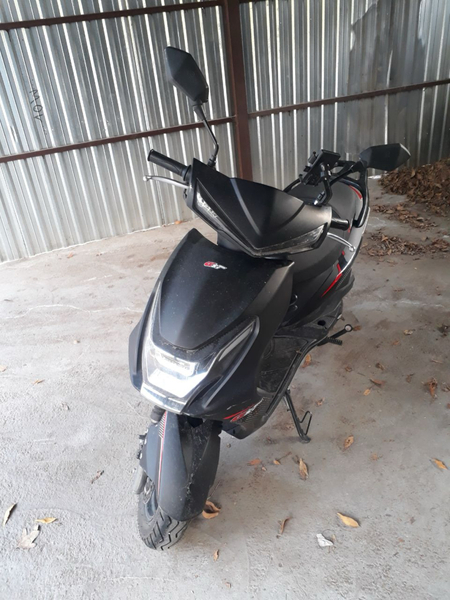 Moto Skutir Sotiladi