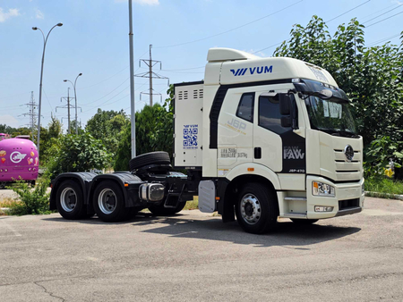 FAW Тягач 6*4 в наличии с газом Рессор кредит за день!!!