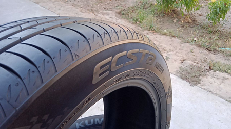 215 55 R17 Shina Kumho Ecsta