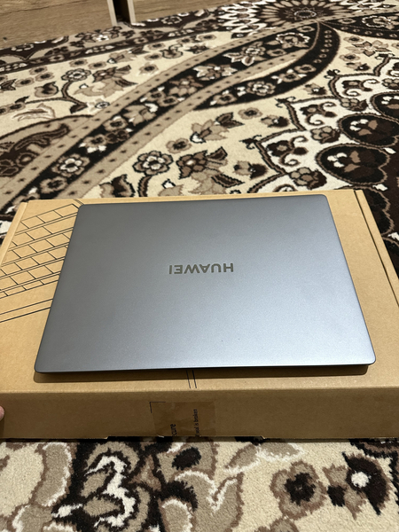 Noutbuk HUAWEI i3