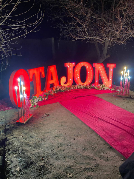 Otajon Onajon ,Gullar ,Shamlar ,
Qizil yo’laklar hamda boshqa dekorats