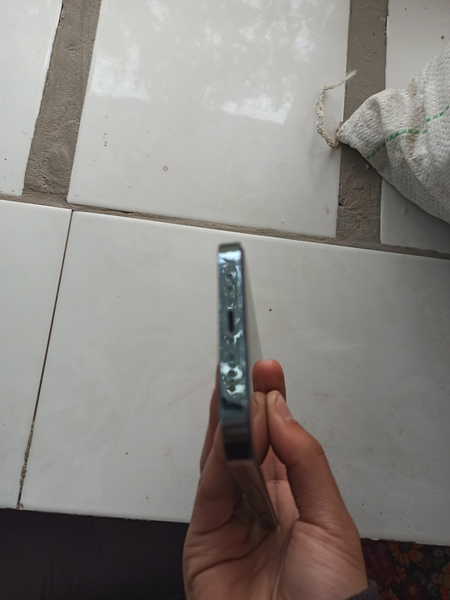 Iphone 12 pro sotiladi