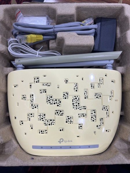 USB portli TP-Link TD-W9970 N300 Wi-Fi router VDSL/ADSL /DSL uskunasi