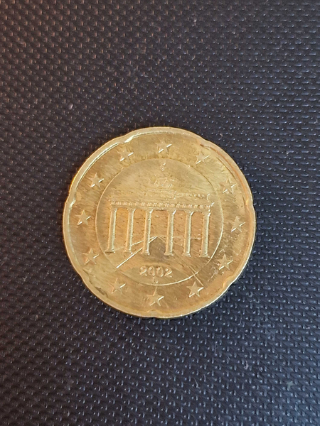 Монеты наминалом 10 евро центов.