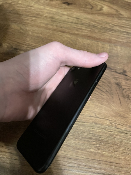 Iphone 7 sotiladi