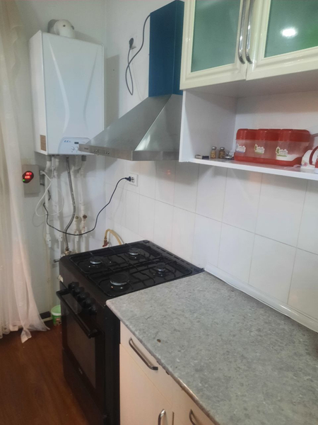 Navastroyka SERGELI 5a 7etaj 3xonali lux hamma sharoitlari bn oilaga