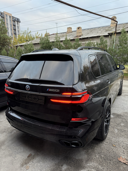 BMW X7  60i ENG FULI 2023