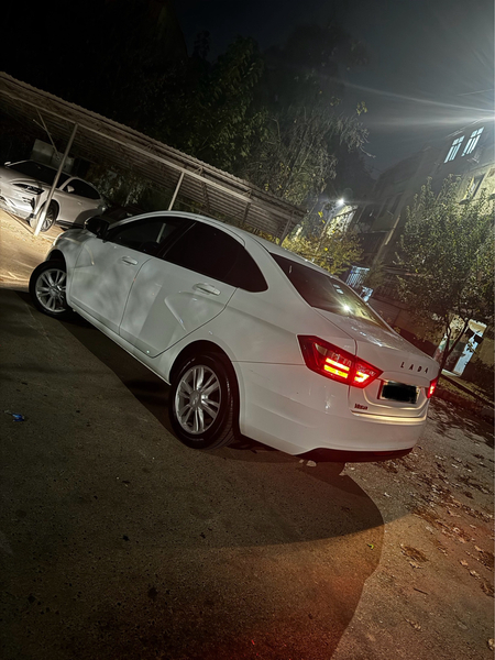 Продается Lada Vesta 1.6
