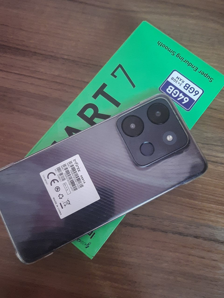 Infinix smart 7  6/64 gb