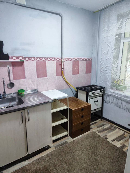 Сдается 3 х комнатная Метро Космонавтов. ЦУМ