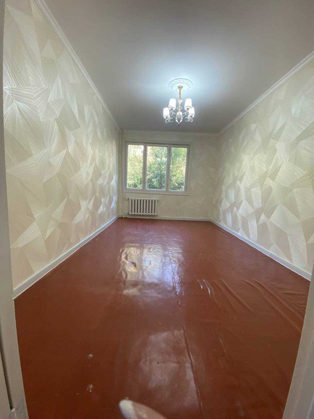 Продается 3-ех комнатная 75m2 74.000$ ориентир метро чиланзар.ZA010