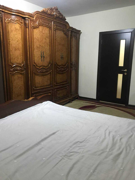 Motrida 7 etajli domlarning 3 etajida 3 xona ijaraga beriladi oilaga