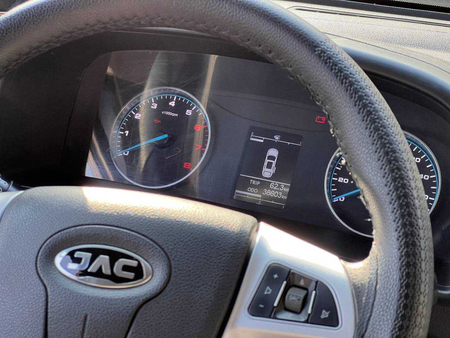 Jac Sunray 2023 года — Черный цвет, в идеальном состоянии