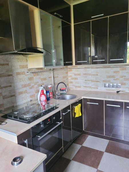 м.Буюк Ипак Йули Буз-базар 2(3)-комн 4/4 65 м² 2х6 м не торец чистая