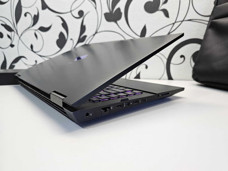 ПРОДАМ HP Omen 17 Игровой ноутбук Core™ i7-11800H/32GB/1TBSSD/RTX3060.