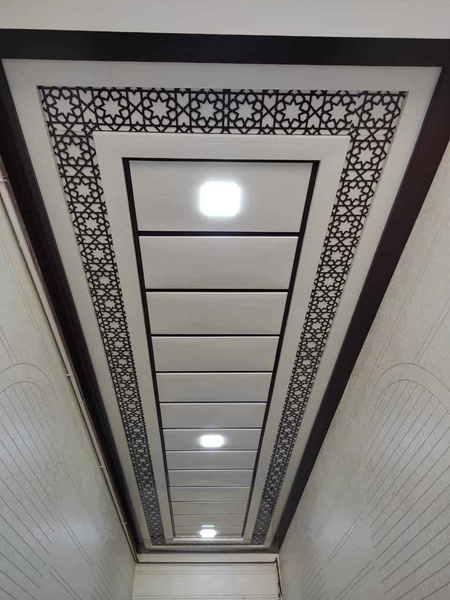 Tunikabond uz usta