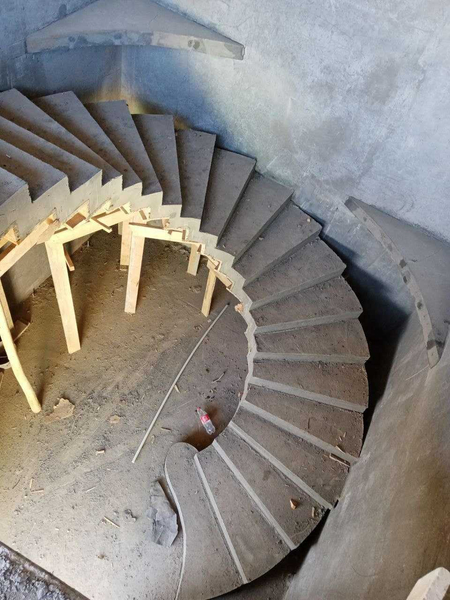 Beton zina va styashka xizmati vodiy boʻylab