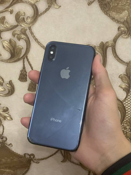 Iphone x rangi qora