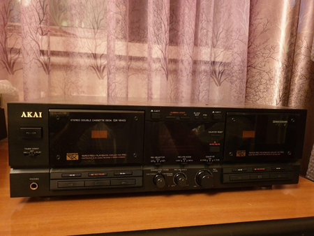 Двухкассетная дека AKAI
