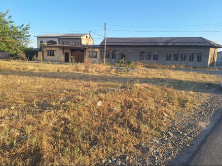 Yangi xayotda 6 sotx bolib tolashga yer. Yer nomizga otqazibberiladi