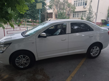 Cobalt yangi salondan chiqqan