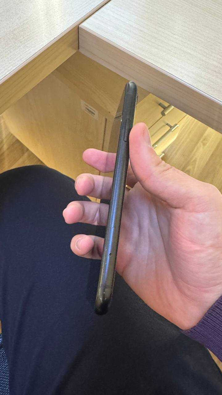 Продаётся Iphone XR/64 хороший состояние full