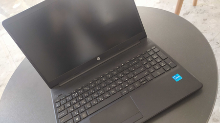 Hp laptop i3-11th gen 256GB SSD/8GB DDR4/15.6