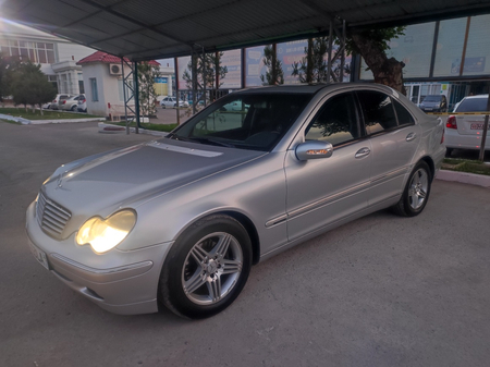 Mercedes-benz w203  111 mator kompressor