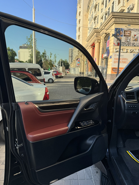 Продаётся Lexus LX 570