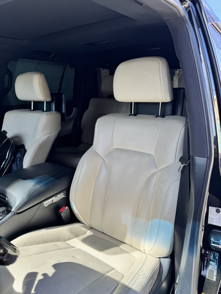 Lexus LX570 фул комплектации. СНГ пакет