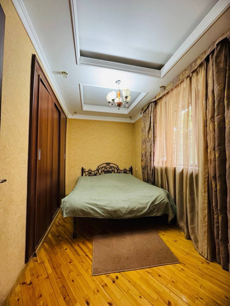 Аллея Гоголя. Ц2.  1в2комн 2этаж кирпич с обстановкой