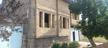 Uy sotiladi 8 honali  4 sotik sharoitlari sharoiti oʻrta sanuzeli  bor