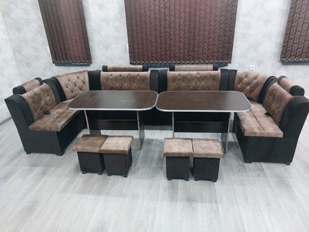 Продам кухонный уголок и мягкий уголок новый подробности по телефону