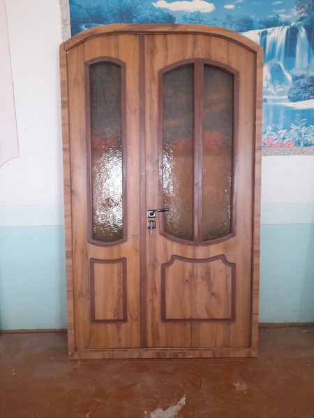Mdf eshik yangi.