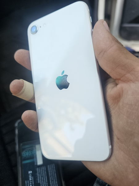 iPhone se 2020 alo holatda