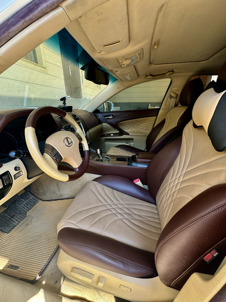 Lexus IS 300 срочно продаётся
