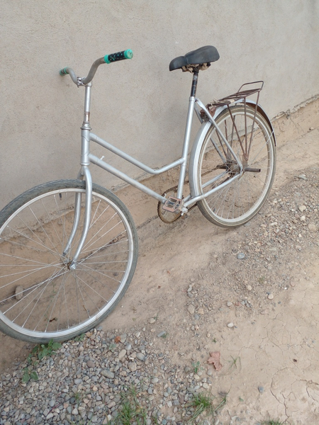 Velosiped  sotiladi yangi dek, holati yaxshi.oldigan odam tel qilsin