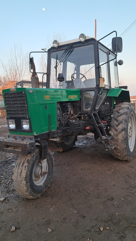 Traktor MTZ 80 Sotiladi. Narxi 260 mln