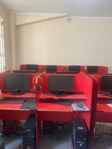 Продаю компьютерные столы