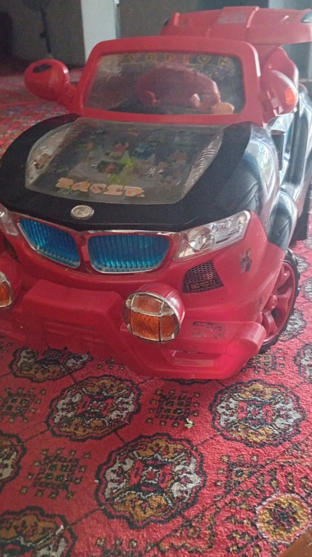 Bolalar uchun moshina sotiladi