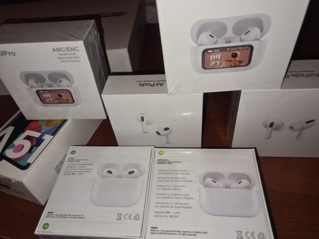AirPods Pro 2 Super Amoled Display