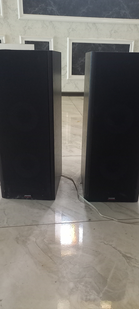 Microlab solo3 sotiladi.