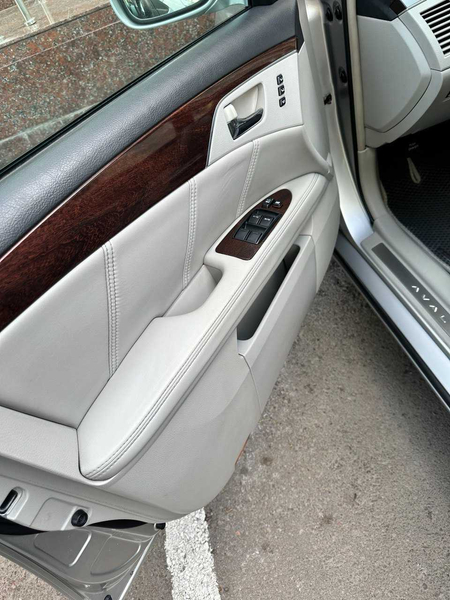 Продается Toyota AVALON